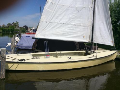 Polyvalk zeilboot met 4pk buitenboord motor bij Nieuwkoop - Advertentie ...